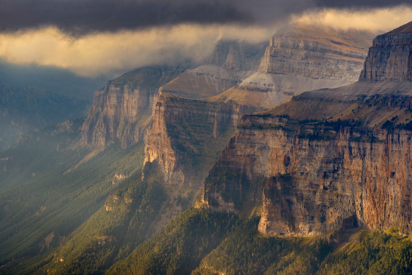 ALREDEDORES | Turismo en la Tierra de Biescas